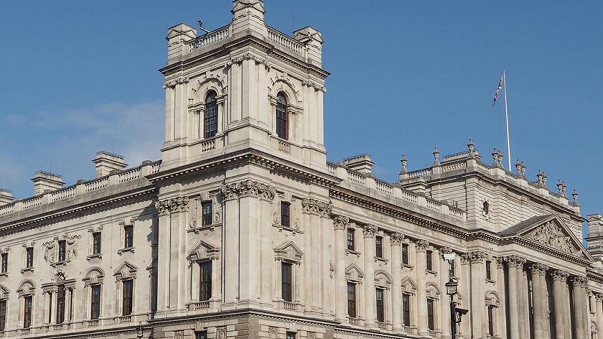 HMRC Issues Urgent Warning on Paper Tax Return Deadline