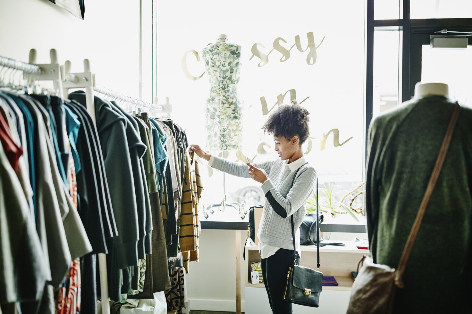 Which customer shopping trends will carry over from 2020 into 2021?