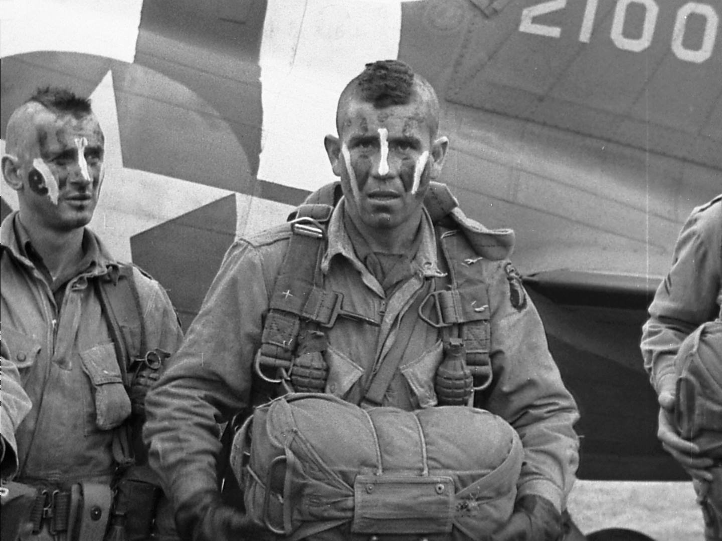 The Evolution Of U.S. Army Paratroopers Parachutes | Coffee or Die