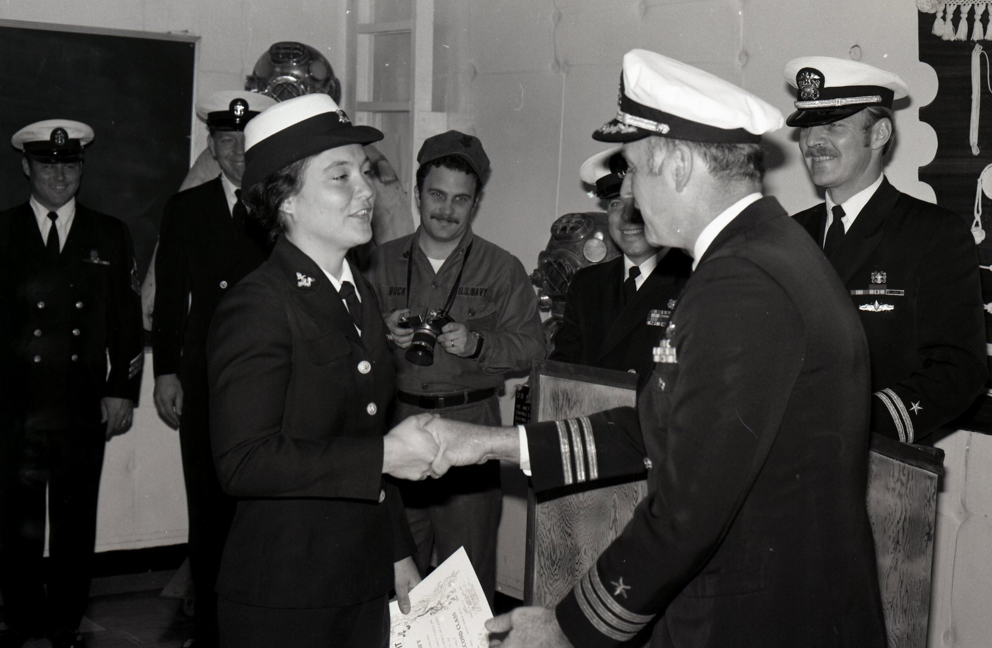Donna Tobias: The 1st Female Deep Sea Diver in US Military History ...