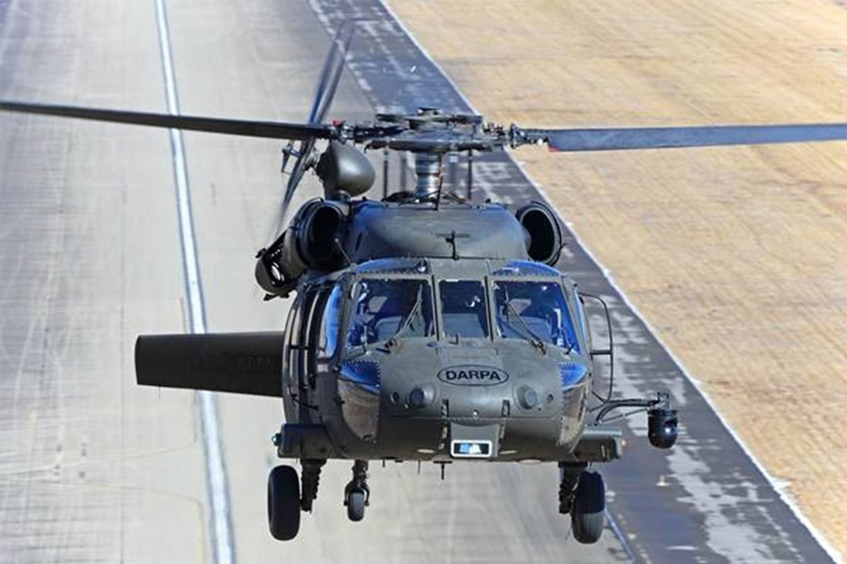 No Pilots? No Problem. DARPA Black Hawk Makes 1st Unmanned Flight ...