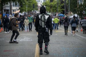 Inside Seattle’s Autonomous Zone, Pro-Gun Leftists Provide Security ...