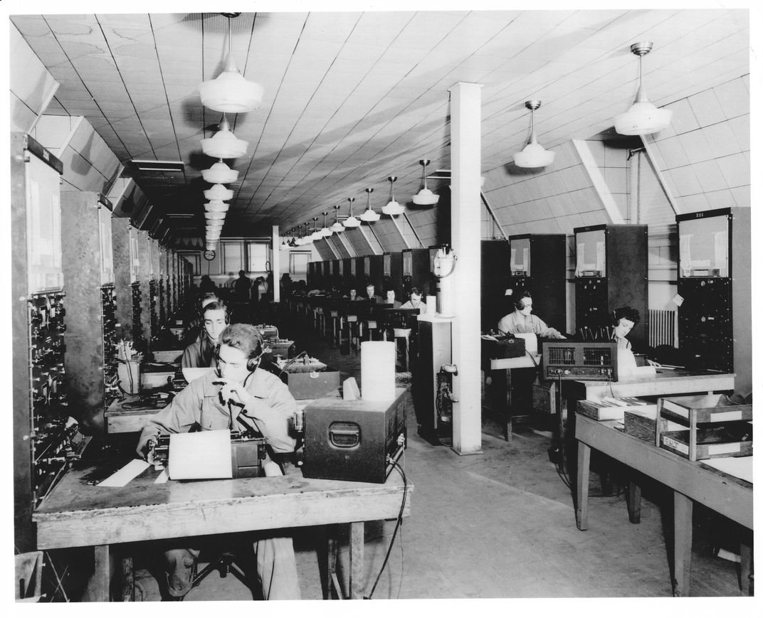 Inside 4 Mysterious Radio Stations That Broadcasted Secret Messages ...