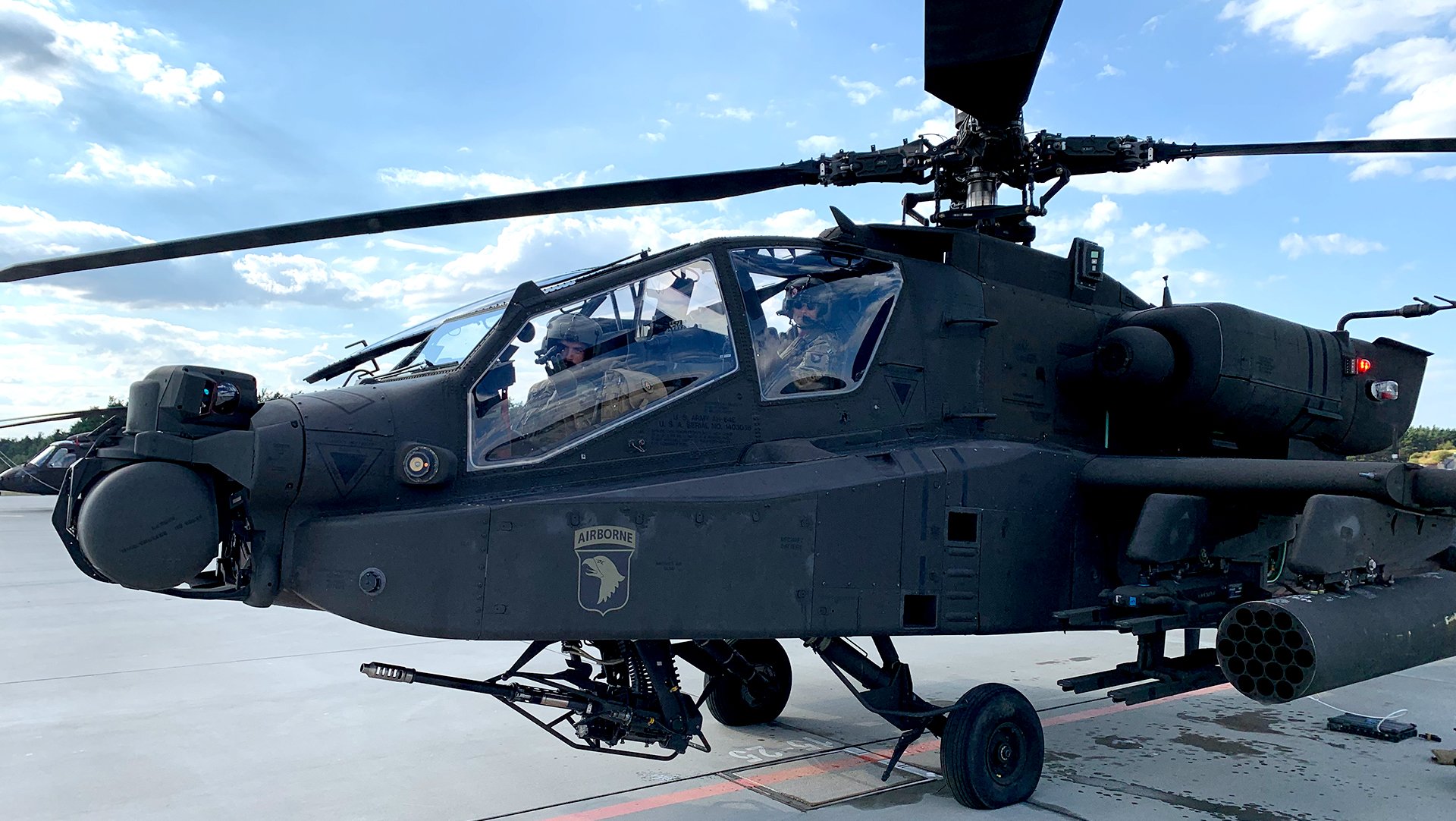 An Apache Pilot Explains How To Go From Being an Enlisted Grunt to ...