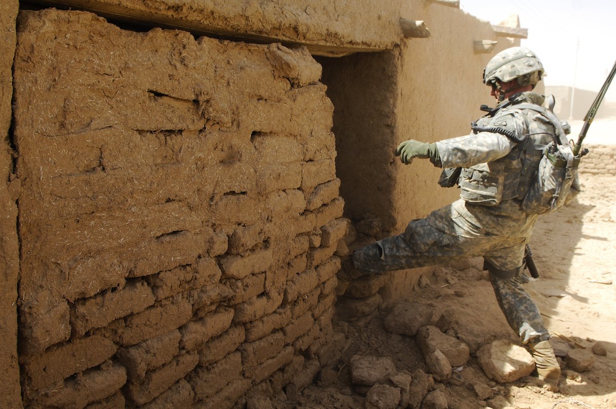 How To Kick Down a Door, and How Not To, According to a Firefighter ...