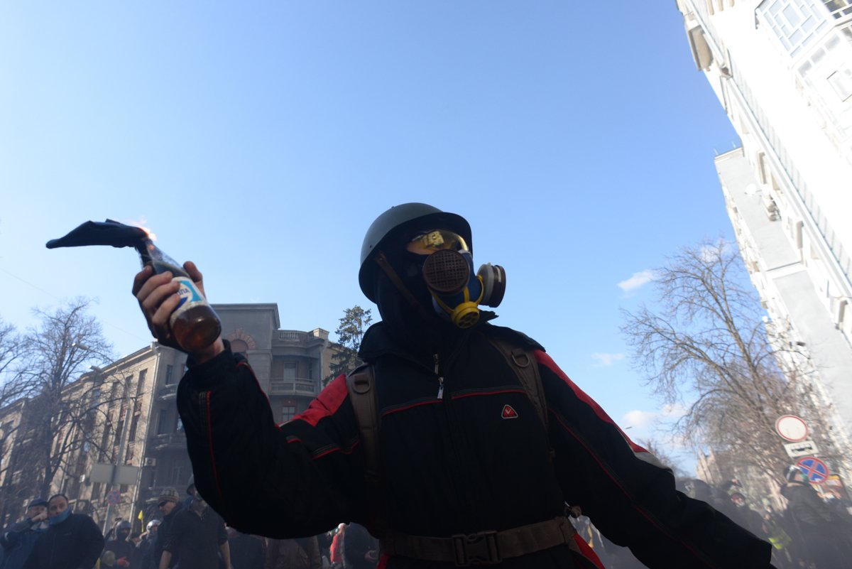 Ukraine Brewery Makes Molotov Cocktails as ‘Brotherly Gift for the ...