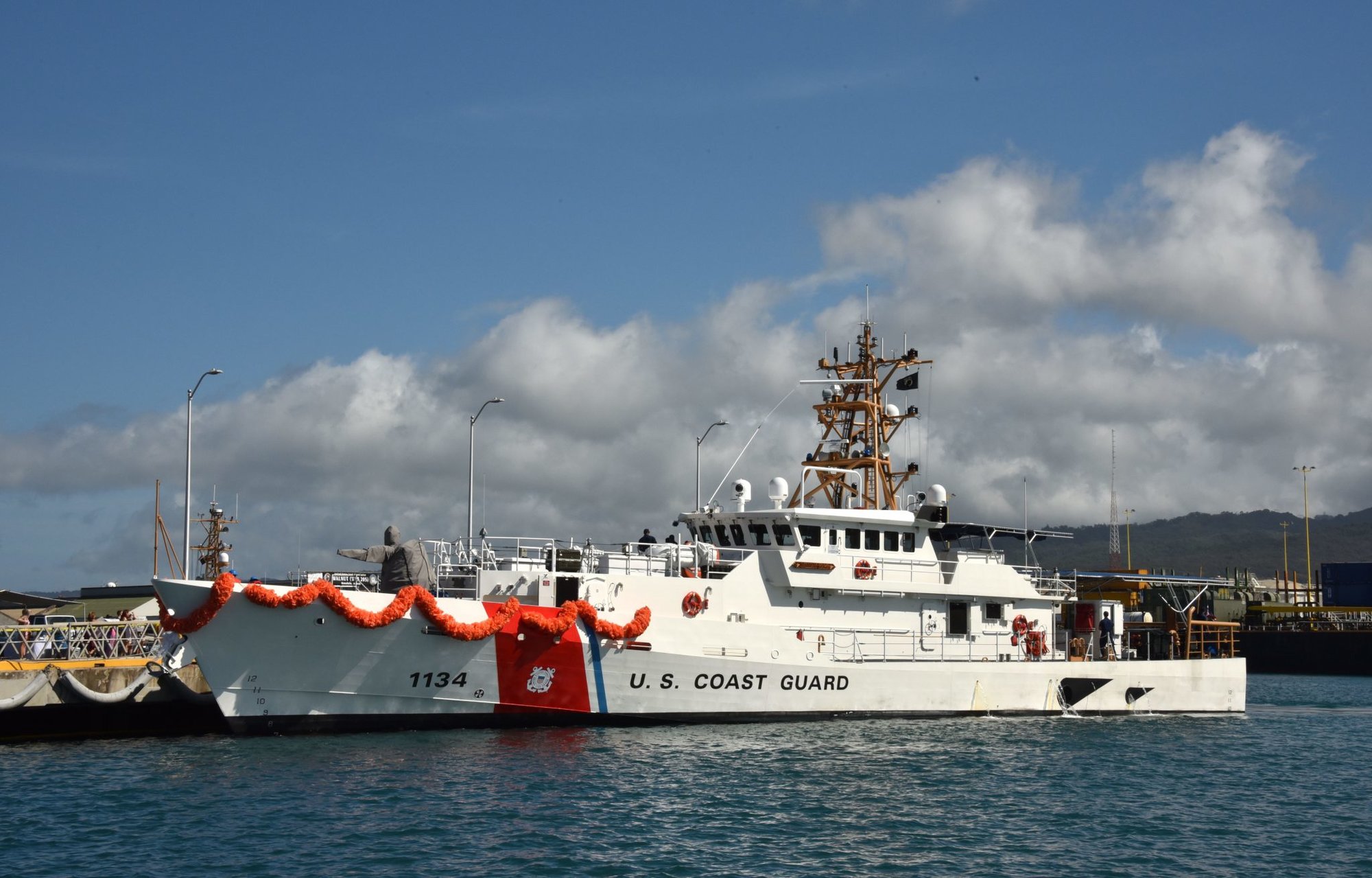 How the Coast Guard Rescued a Hawaiian Beekeeper and His Two Dogs in ...