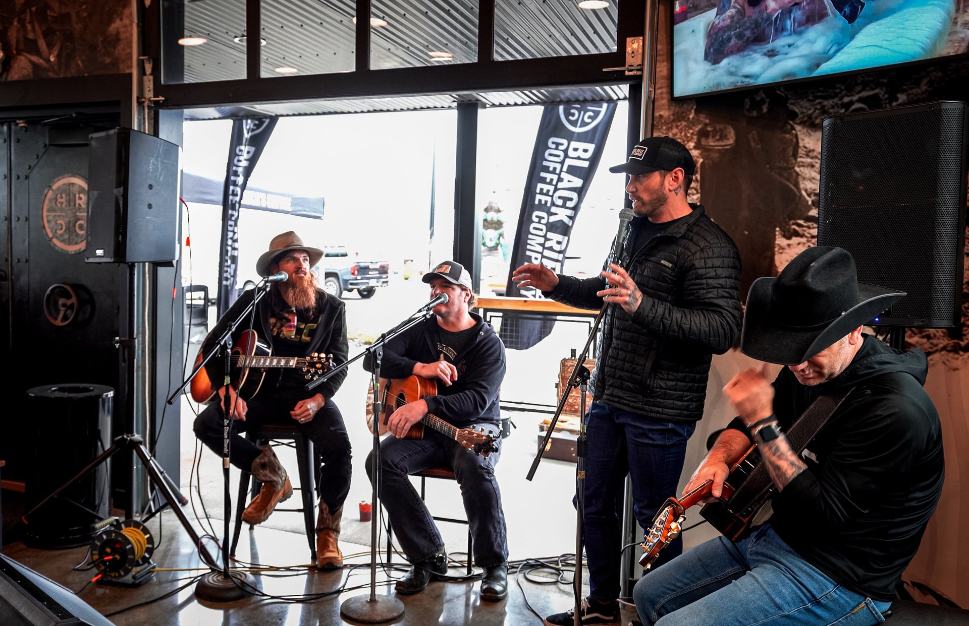 Mat Best, Tim Montana Host Fundraiser For Families of Fallen Soldiers ...