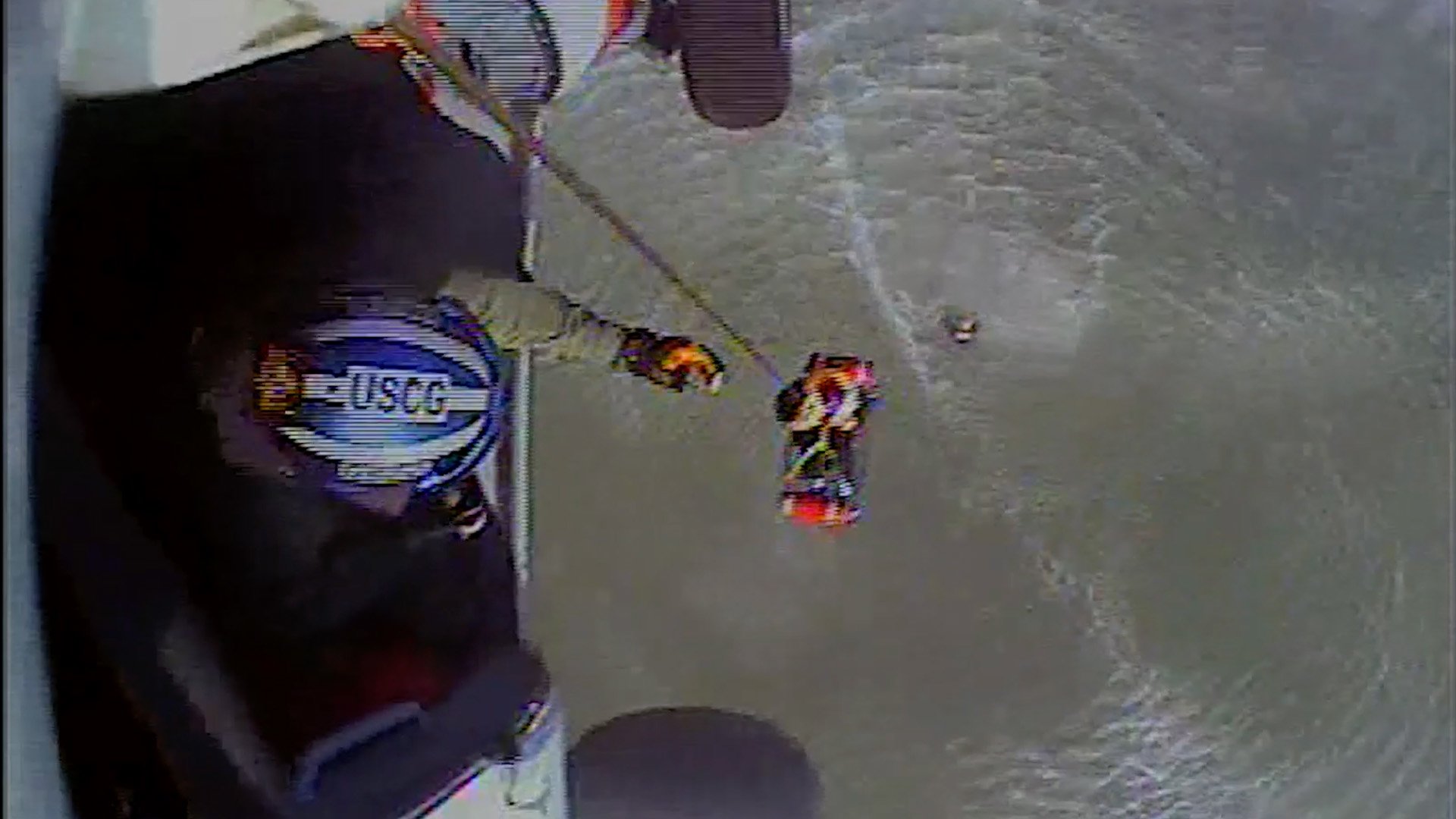 Helicopter’s Skids Hit Oil Rig Railing, Flipping Chopper Into Sea ...