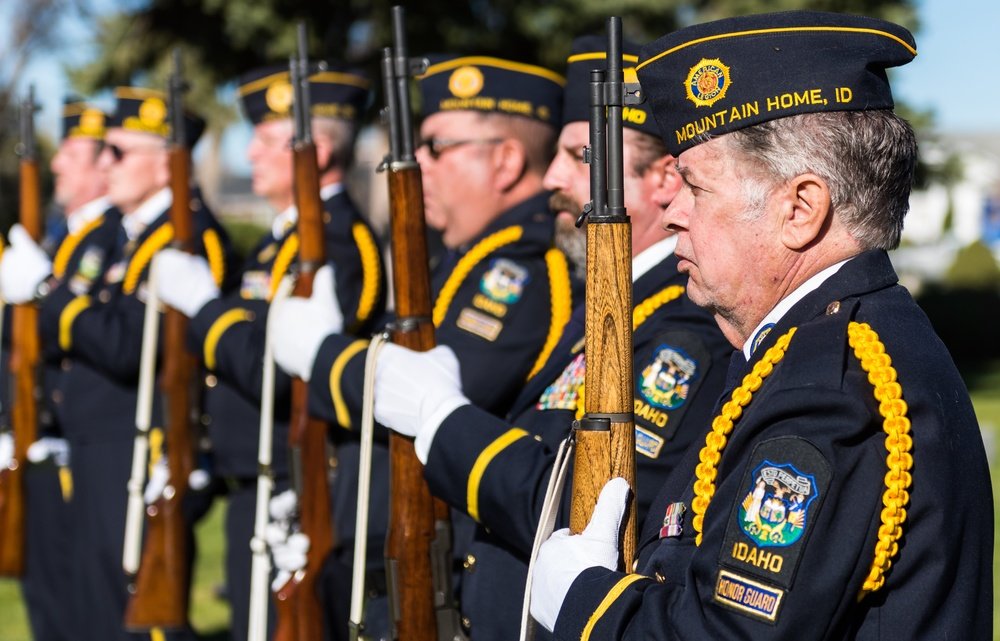 Happy Veterans Day: Why, Where, and How To Celebrate Those Who Served ...