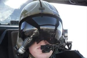 What it Means to be an Apache Pilot, According to 6 Apache Pilots ...