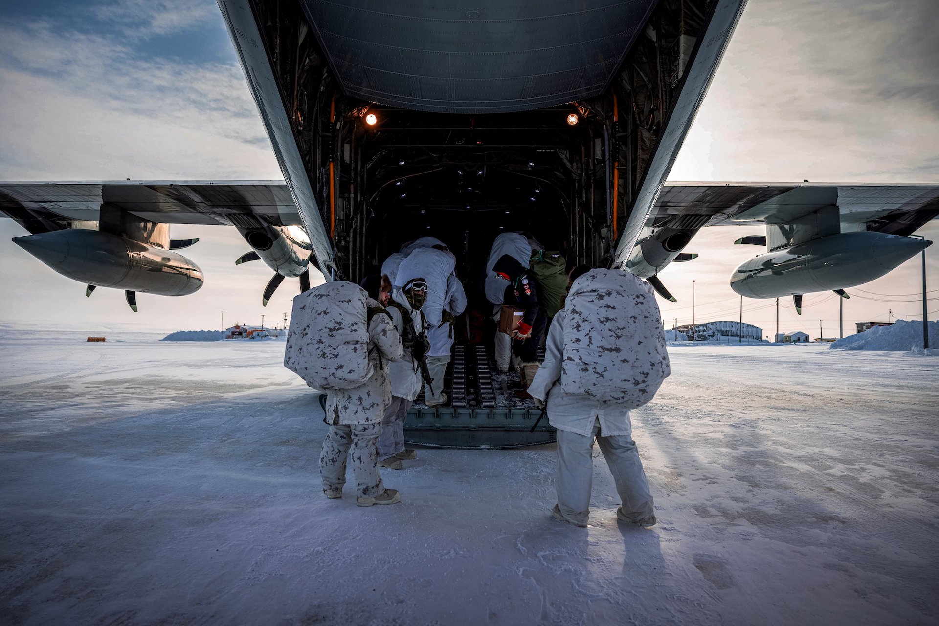 NY’s 109th Airlift Wing: Home of the LC-130, World’s Largest Skiplane ...