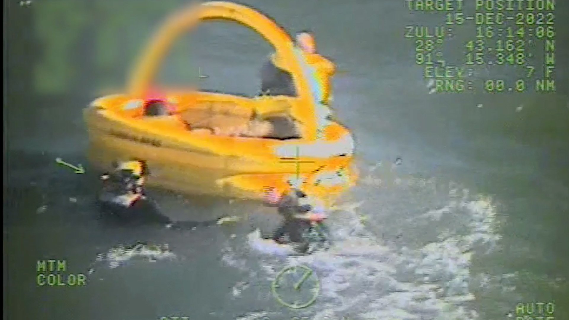 Helicopter’s Skids Hit Oil Rig Railing, Flipping Chopper Into Sea ...