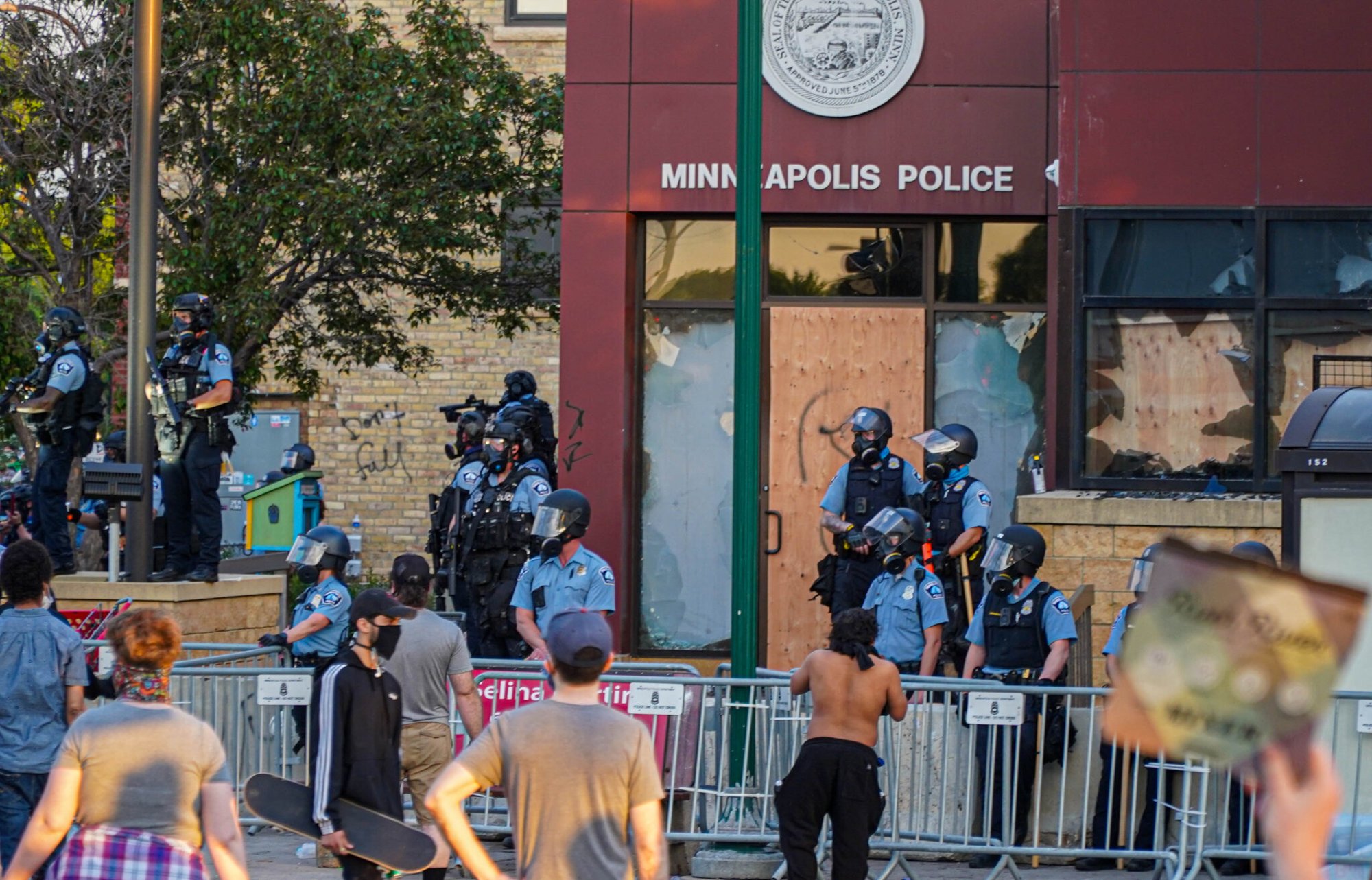 Minneapolis City Council Votes to Defund the Minneapolis Police ...