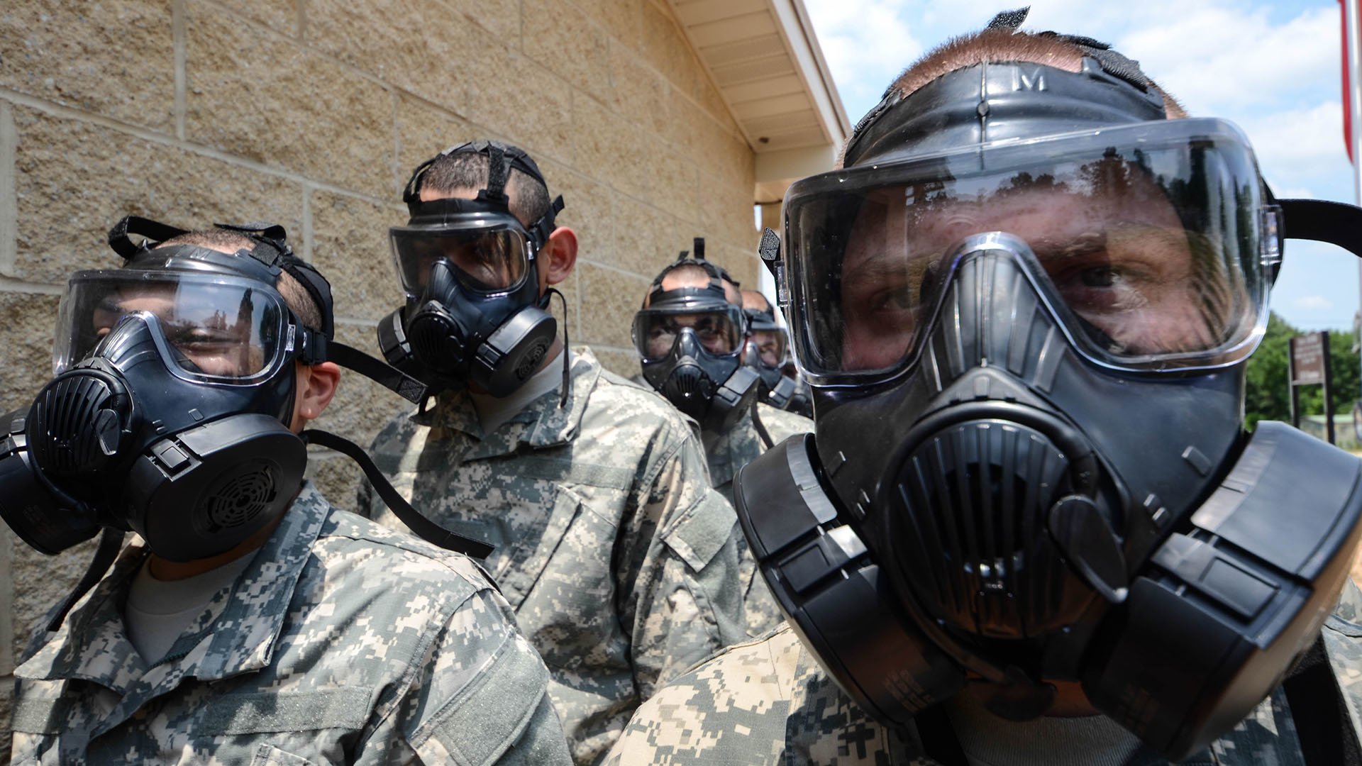 Hell on Earth: A Visual Guide to the Gas Chamber at Army Basic Training ...