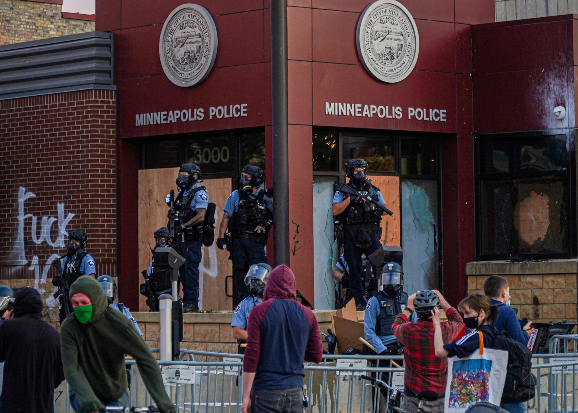 EXCLUSIVE: SWAT Rescues Officers Left Behind at 3rd Precinct HQ Amidst ...