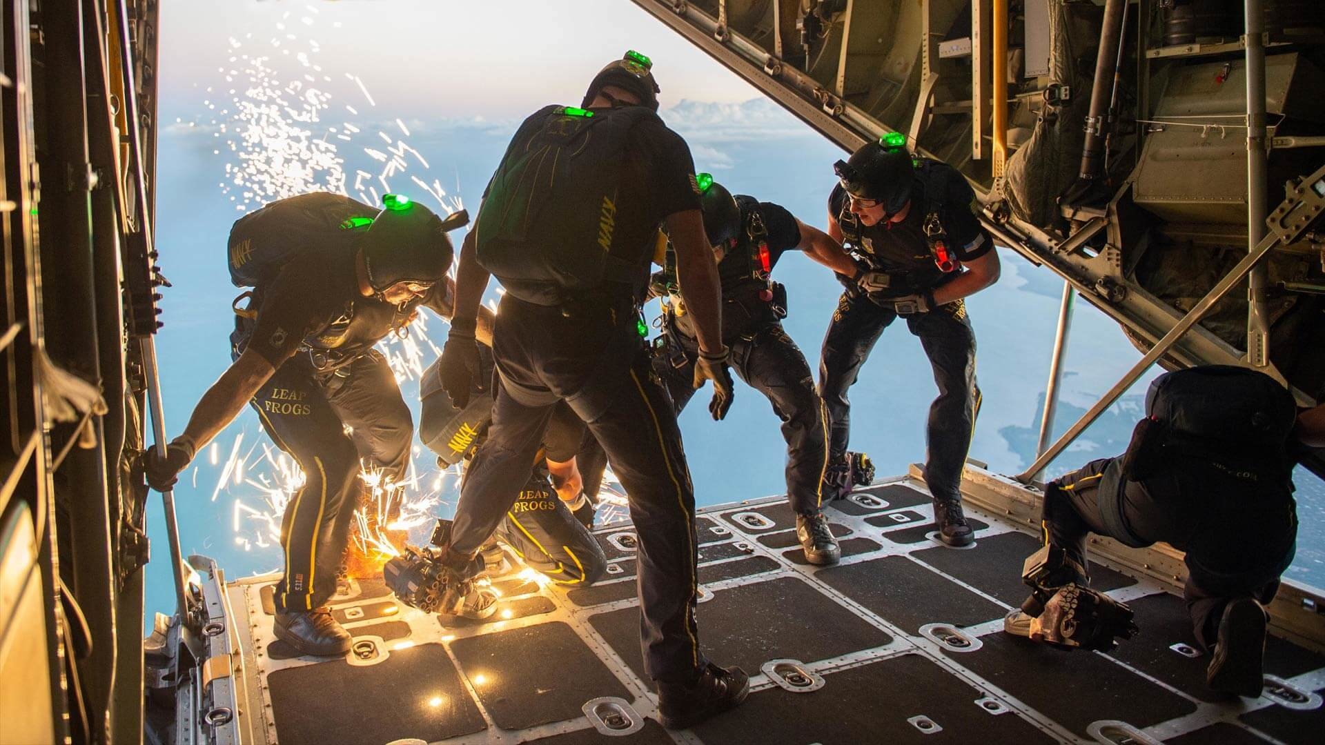 The US Navy Parachute Team: From UDT ‘Chuting Stars’ to Navy SEAL ‘Leap ...