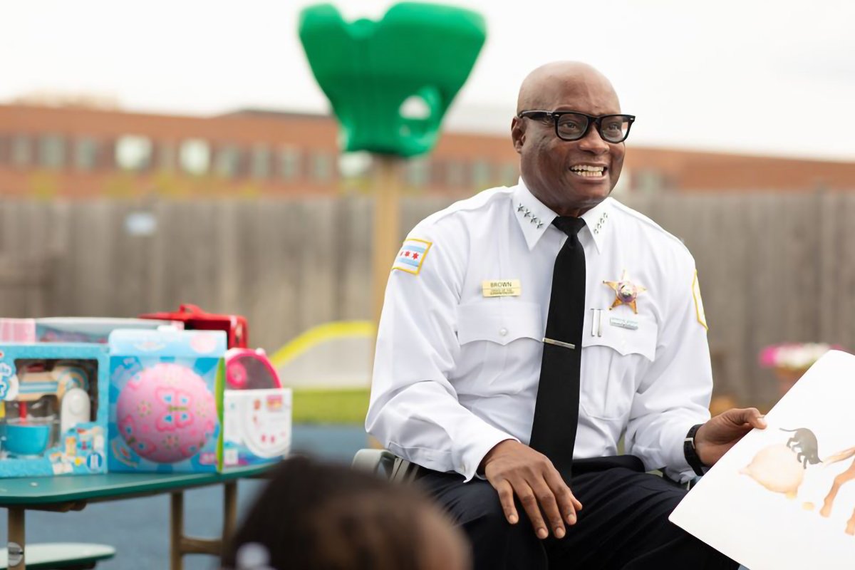 Downtown Chicago Erupts in Violence After Officer Involved Shooting ...