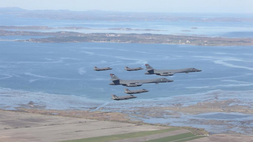 First-Ever Air Force Deployment to Norway Parks B-1B Bombers in Russia ...