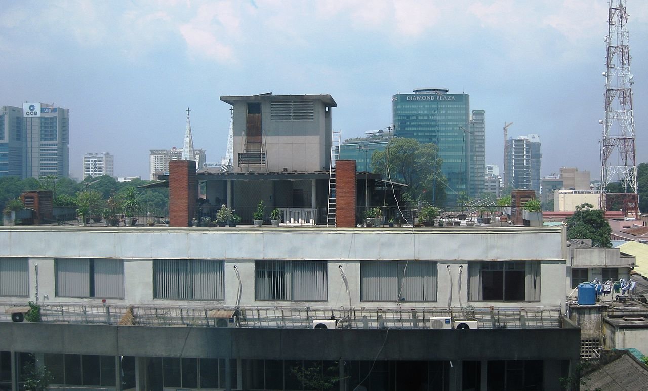 The Real Story Behind the Iconic ‘Fall of Saigon’ Photo | Coffee or Die