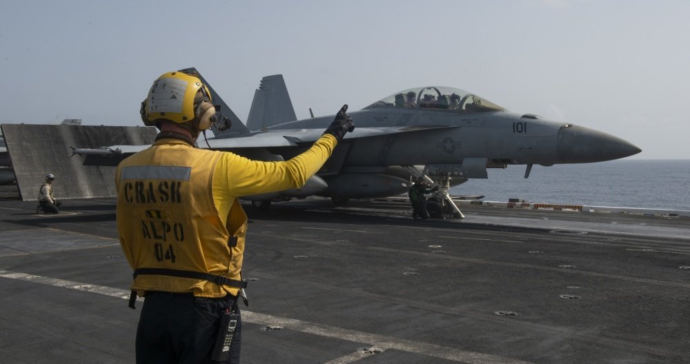 After 2.5-Year Pause, Carrier-Launched Navy Fighters Go ‘Kinetic’ on ...