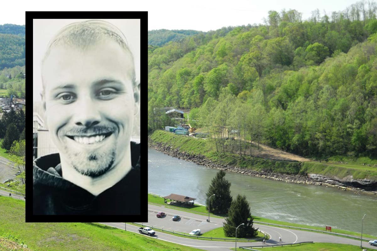 Hero Firefighter Drowns Trying to Save 2 Trapped in Car in River ...