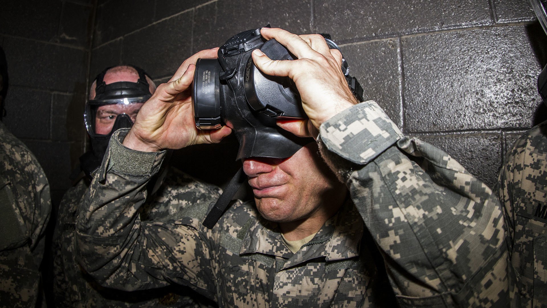 Hell on Earth: A Visual Guide to the Gas Chamber at Army Basic Training ...