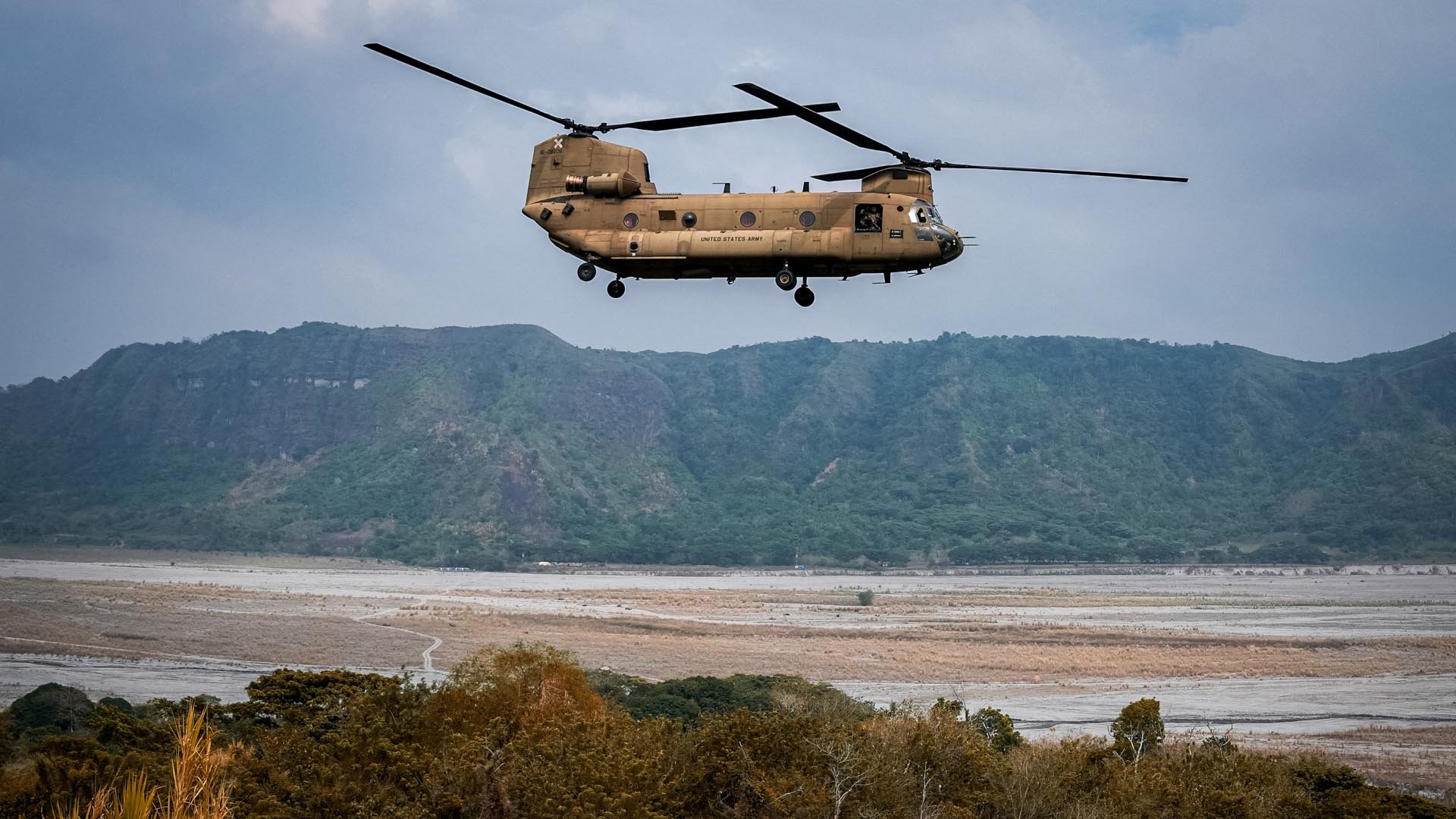 US Approves $8.5 Billion Sale of Chinook Helicopters to Germany | Coffee or Die