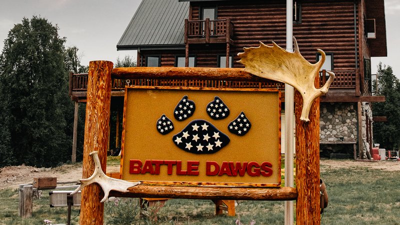 This Alaska-Based Nonprofit Uses Dog-Sledding to Help Struggling Combat ...