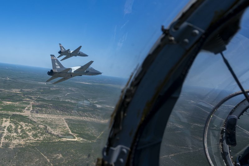 T-38 Makes ‘Belly Landing’ in Mississippi, 2nd Mishap in 2 Weeks for ...