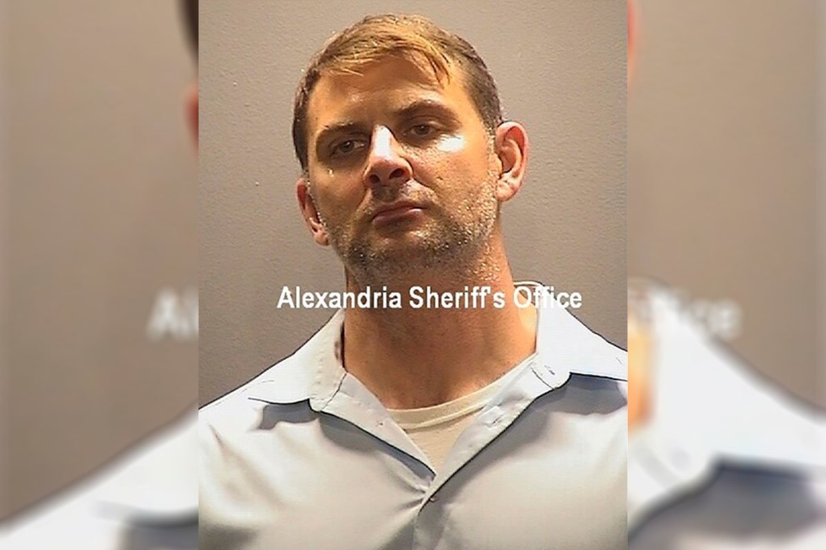 Former Green Beret Pleads Guilty to Spying for Russia, FBI Says He ...