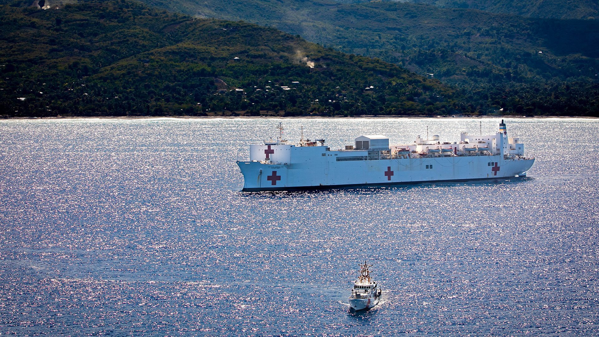 Shrugging Off Overboard Mishap, Hospital Ship Comfort Helps Haiti ...