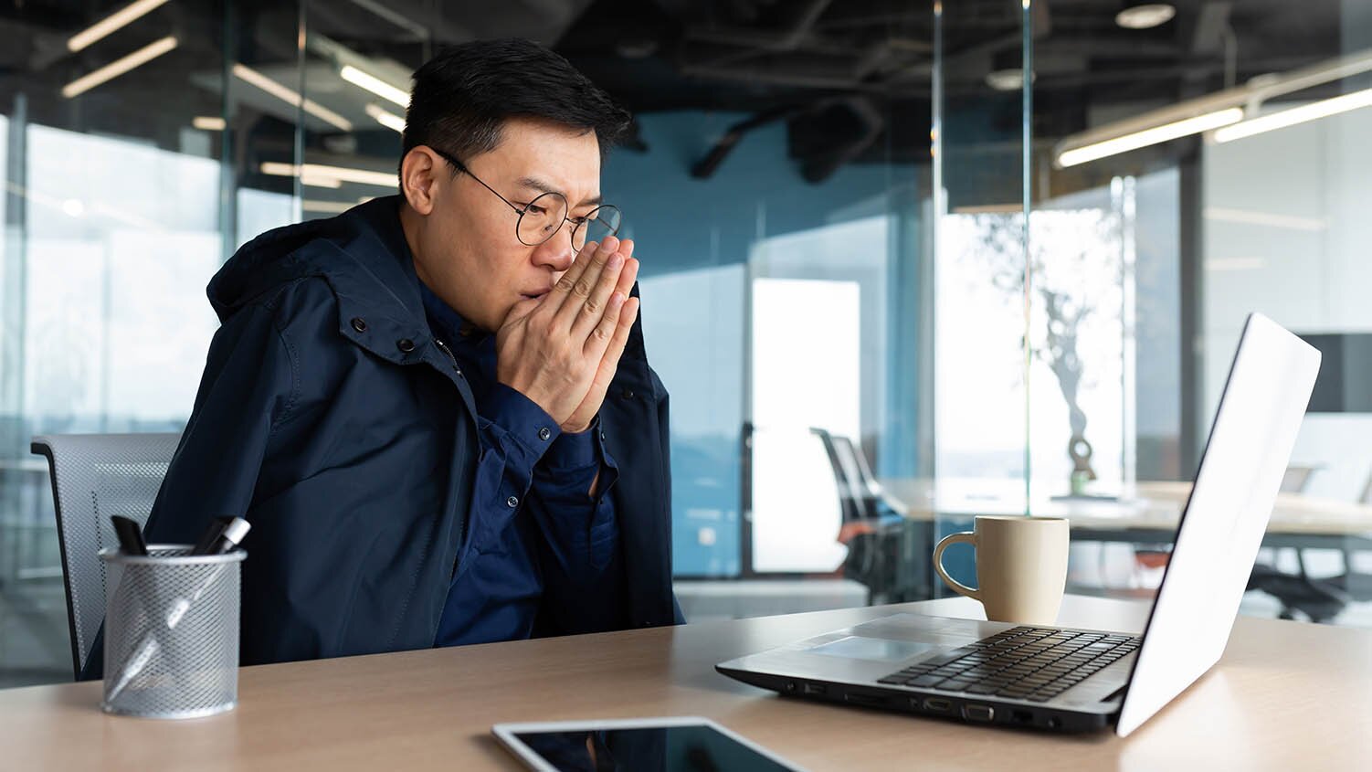 How to Stay Warm in a Cold Office: Practical Comfort Solutions for the ...