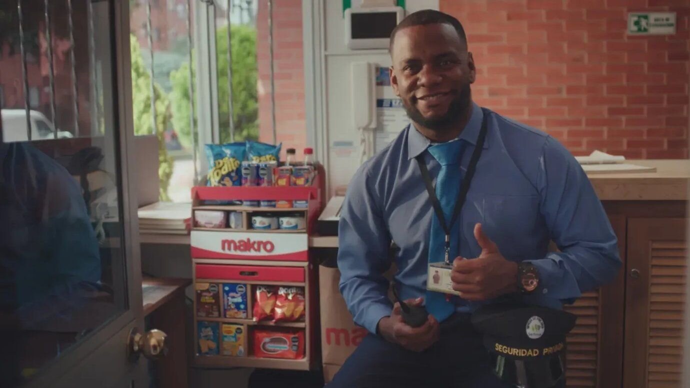 Makro turns office desks into branded microstores to support Colombian ...