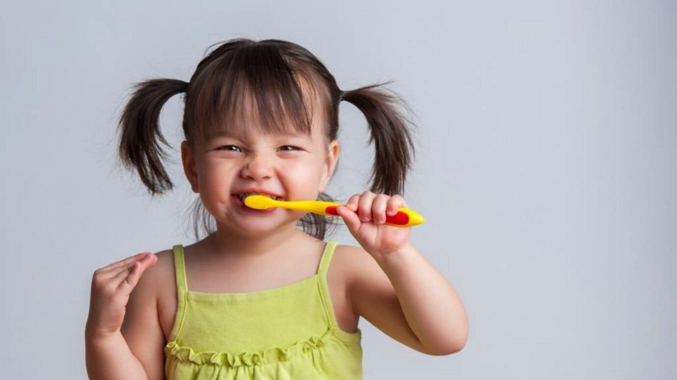 Easy-squeezy teeth-cleaning