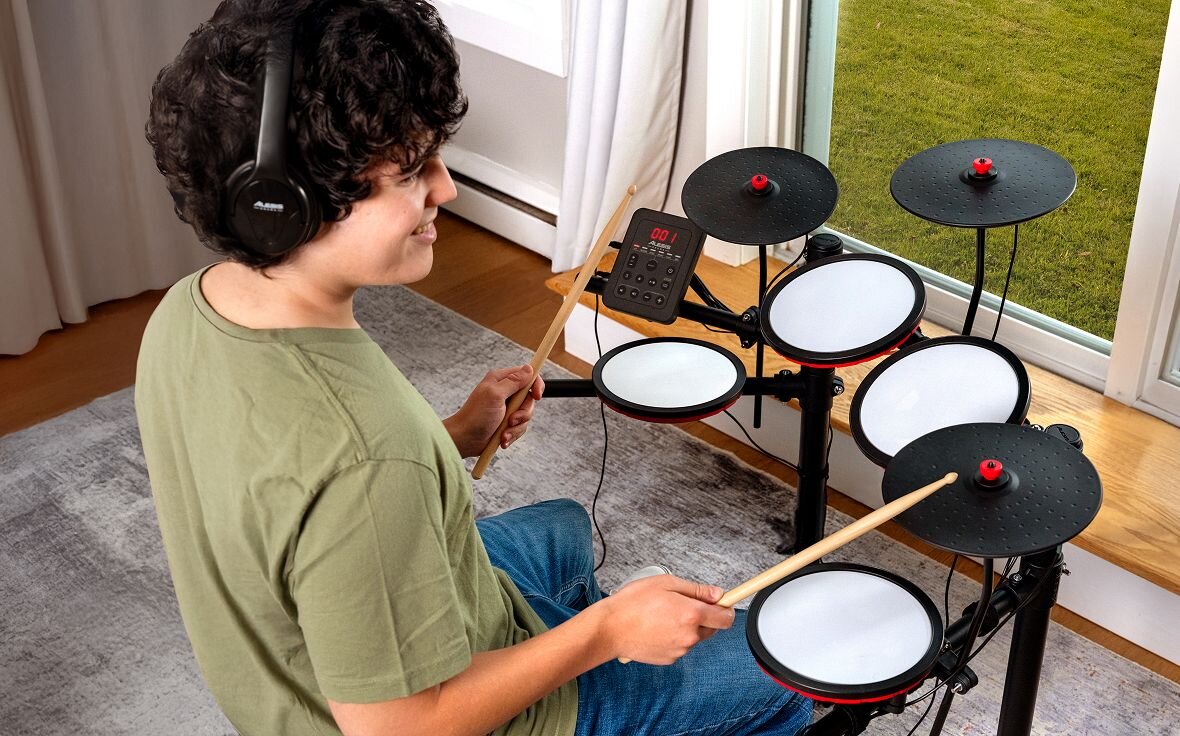 Alesis Drums Turbo Max - All-in-One 7-Piece Electronic Drum Kit for New Drummers