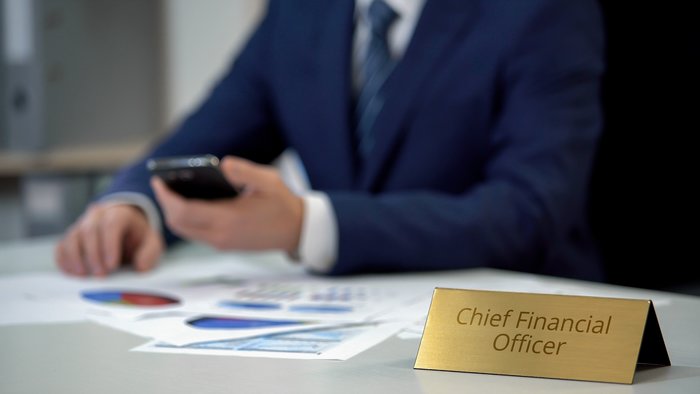 50 CFO Interview Questions (Ideal Answers + Red Flags)