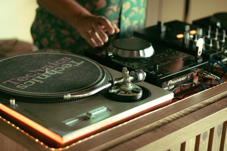7 Reasons Technics Turntables Stand Out Above the Rest