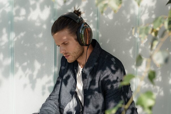 Meze Audio STRADA Headphones Review: Premium Craftsmanship Meets Music