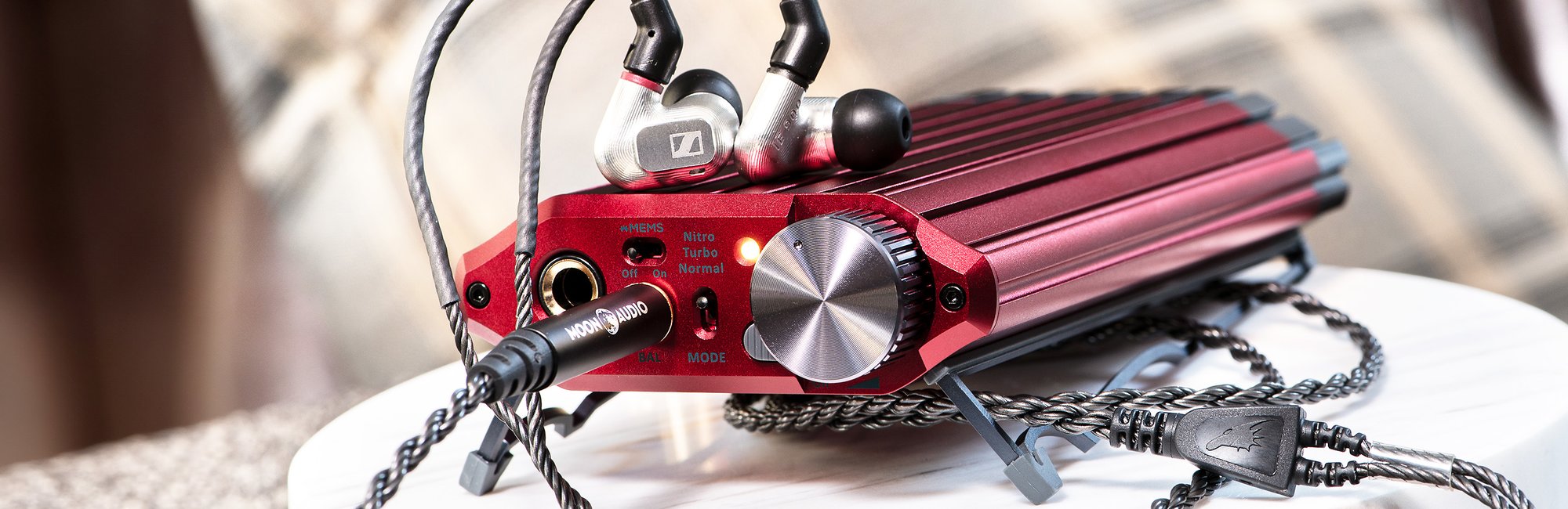 iFi iDSD Diablo 2 Portable DAC Amplifier Review & Comparison