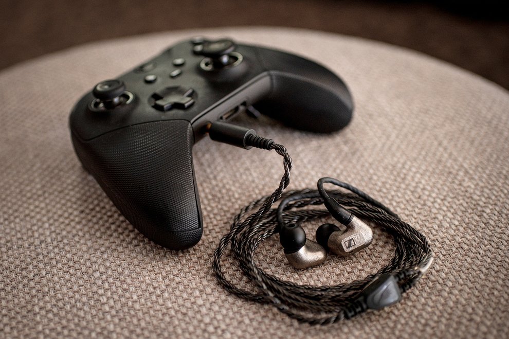 The Best IEMs & Earbuds for Gaming 2025