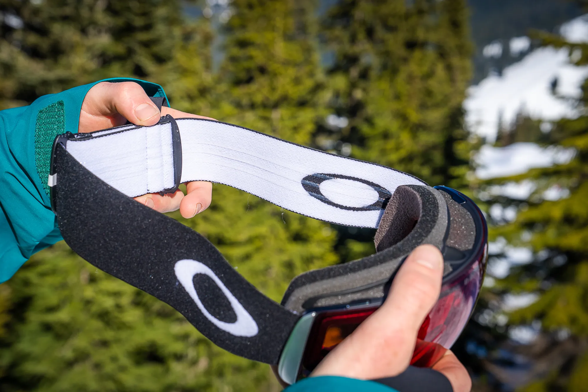 Oakley Flight Deck L Ski Goggle Review | Better Trail