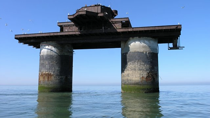 The Abandoned English Forts You Can See by Boat