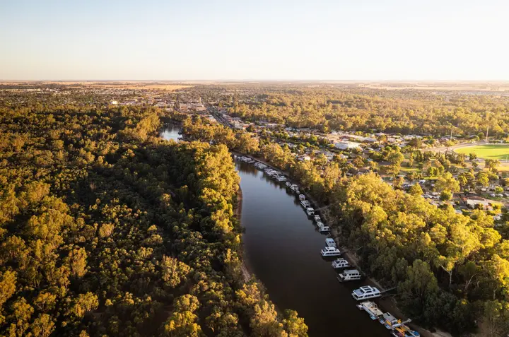 Regions, cities & towns of New South Wales - Travel NSW: accommodation ...