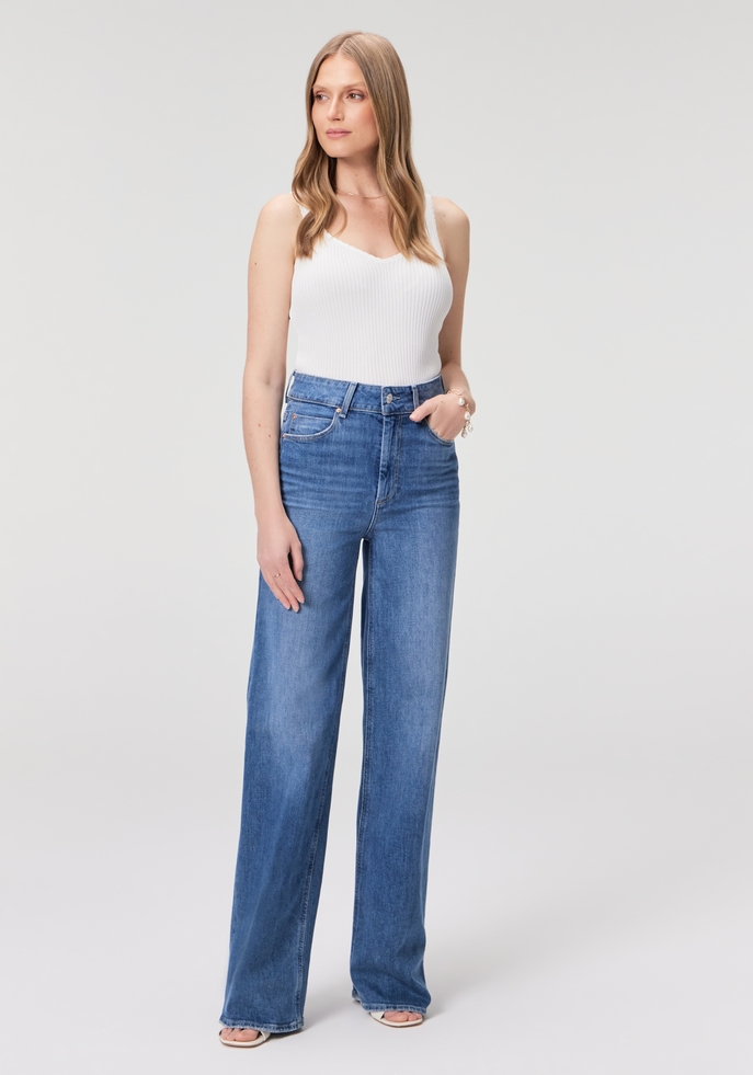Women's Denim Fit Guide | Wide Leg Fit - PAIGE