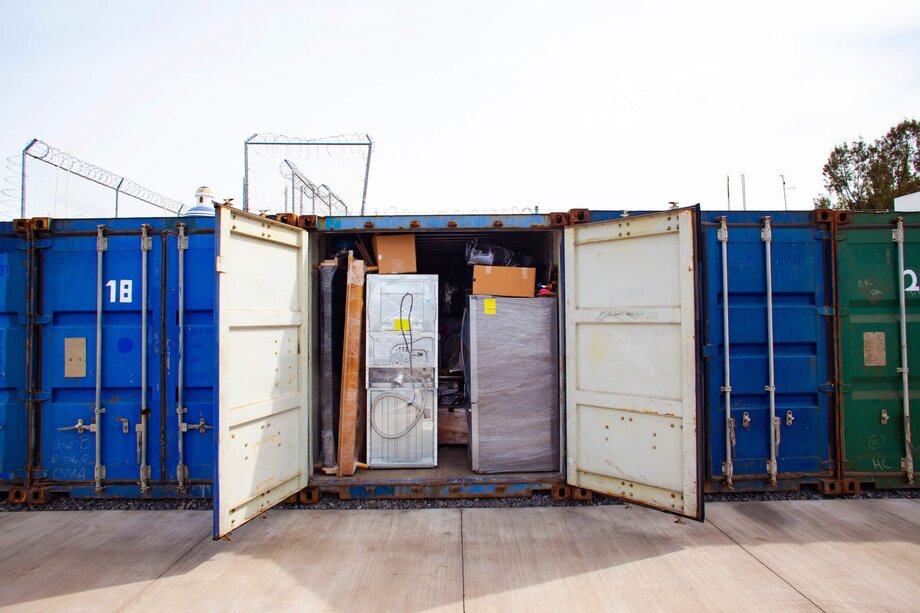 Choosing the Right Shipping Container | Boxhub