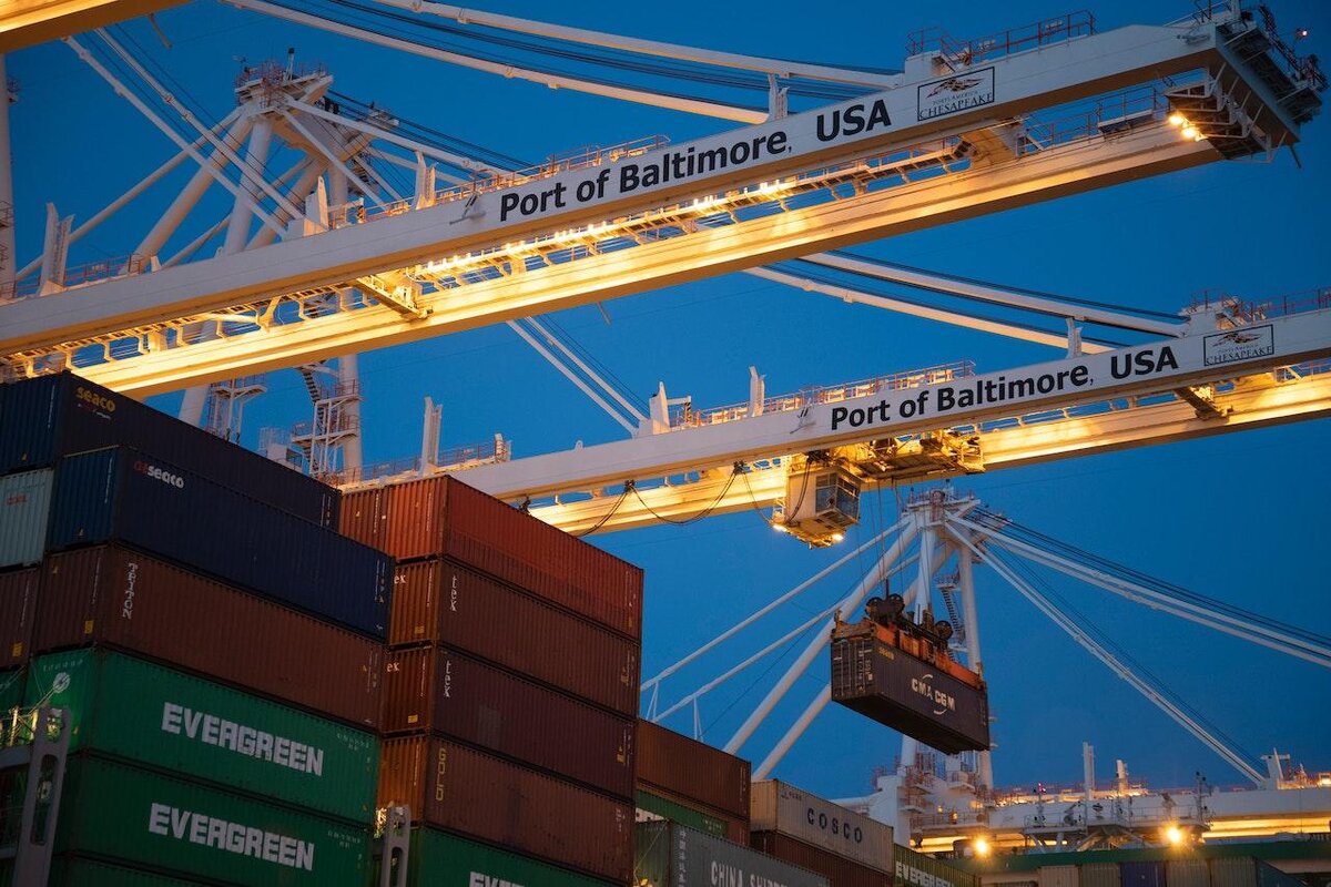 How to Move Your Shipping Container | Boxhub