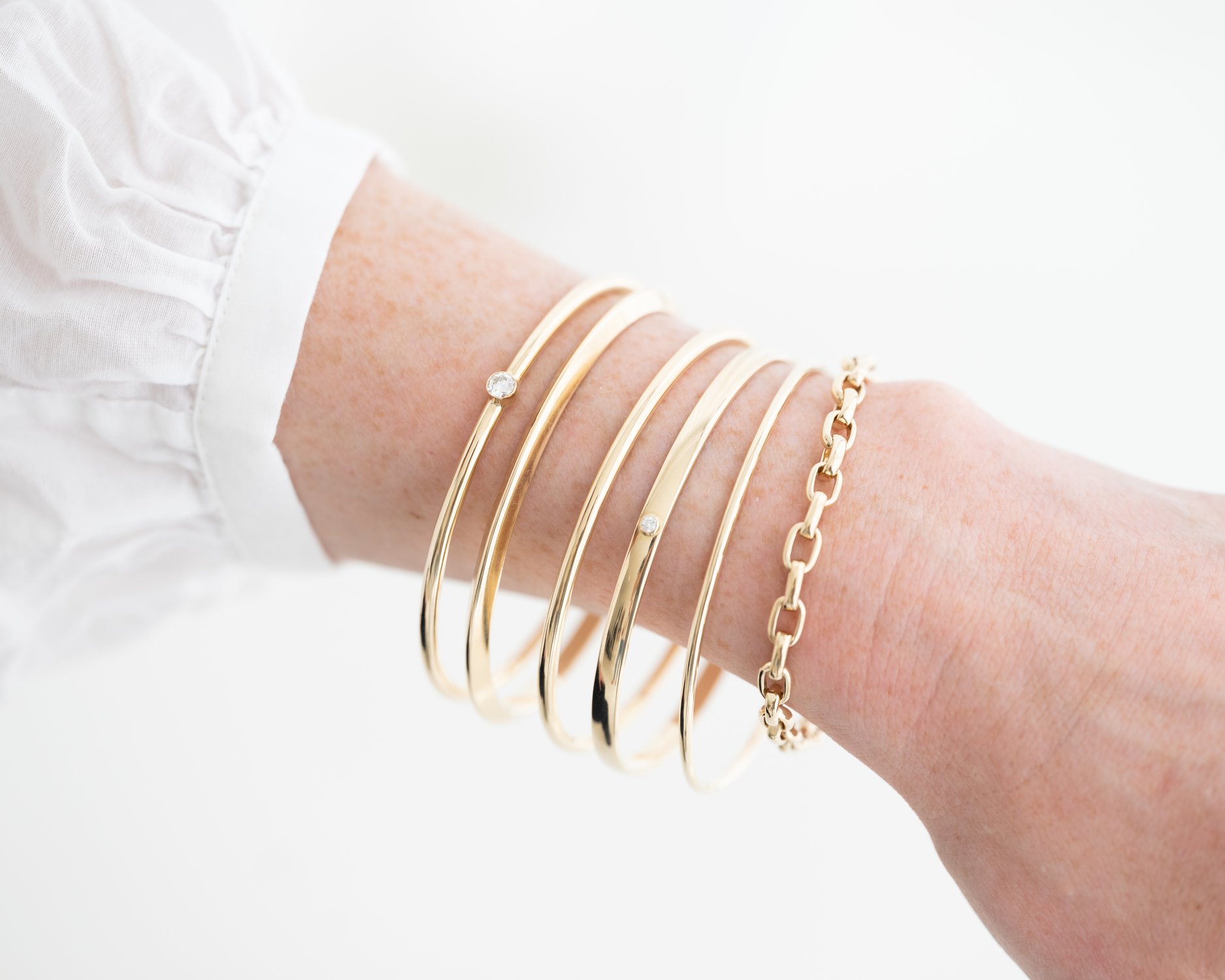 Yearly Company is a fine jewelry company based in Nashville, Tennessee