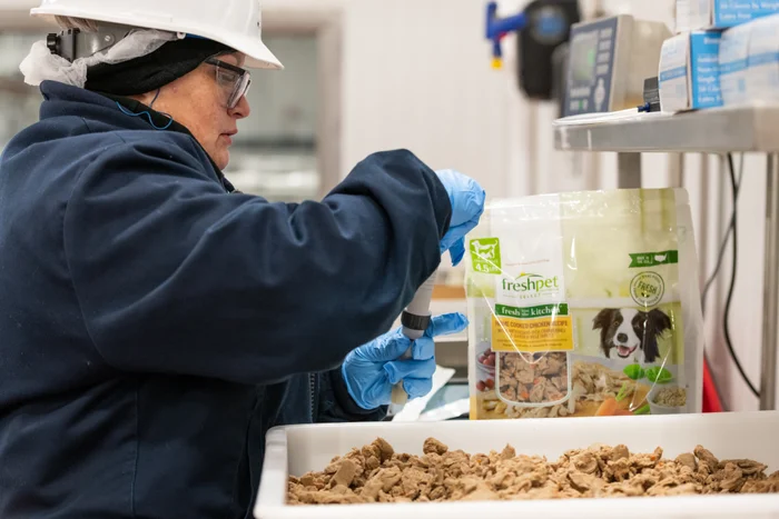 Freshpet Healthy Dog Food and Cat Food, Fresh from the Fridge