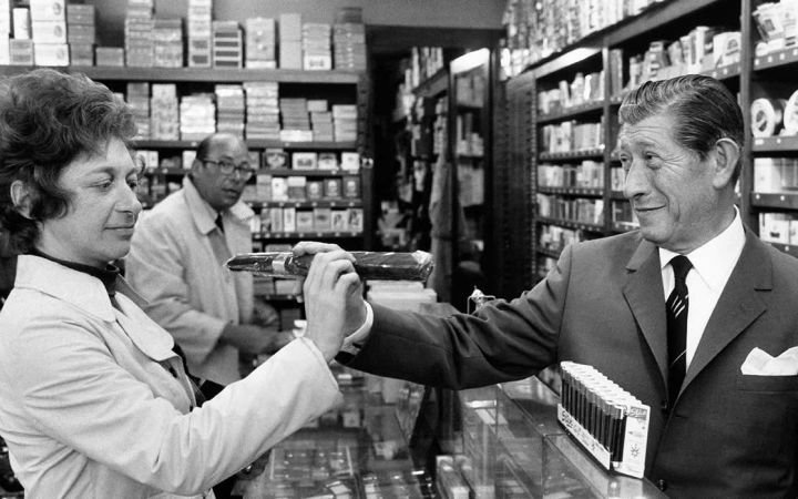 About the Davidoff Philosophy and Time beautifully filled | Davidoff of ...